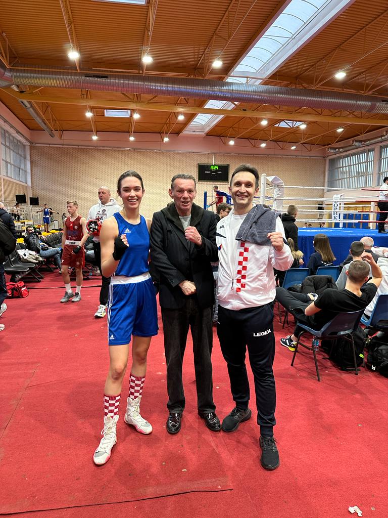 Steko Schwestern gewinnen Golden Glove Turnier - Steko's